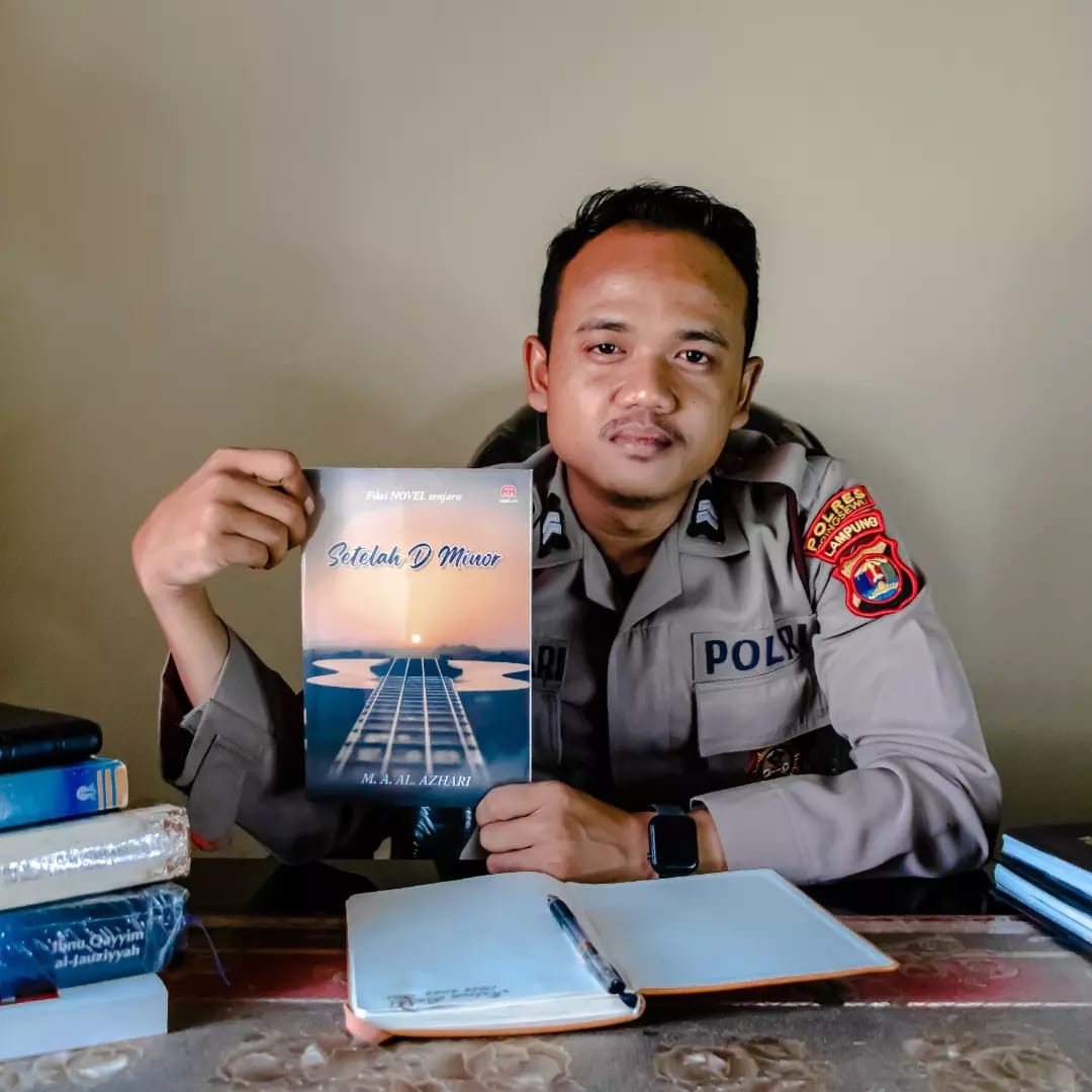 Warbiyasah! Polisi Ini Sudah Tulis 3 Novel - Monitor Network News